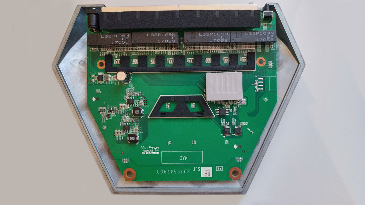 Netgear Nighthawk S8000 Switch Review – MBReviews